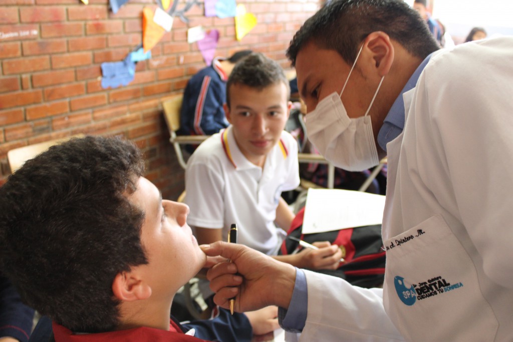 LA MAYOR EVALUACIÓN ODONTOLÓGICA DEL MUNDO - Primicia Diario