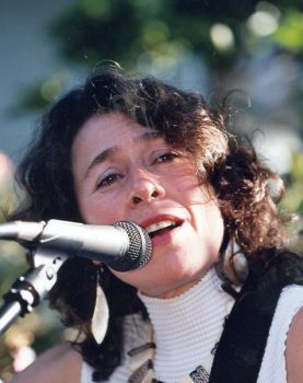 Claudia Gómez: UNA SEDUCTORA EXPERIENCIA MUSICAL - Primicia Diario