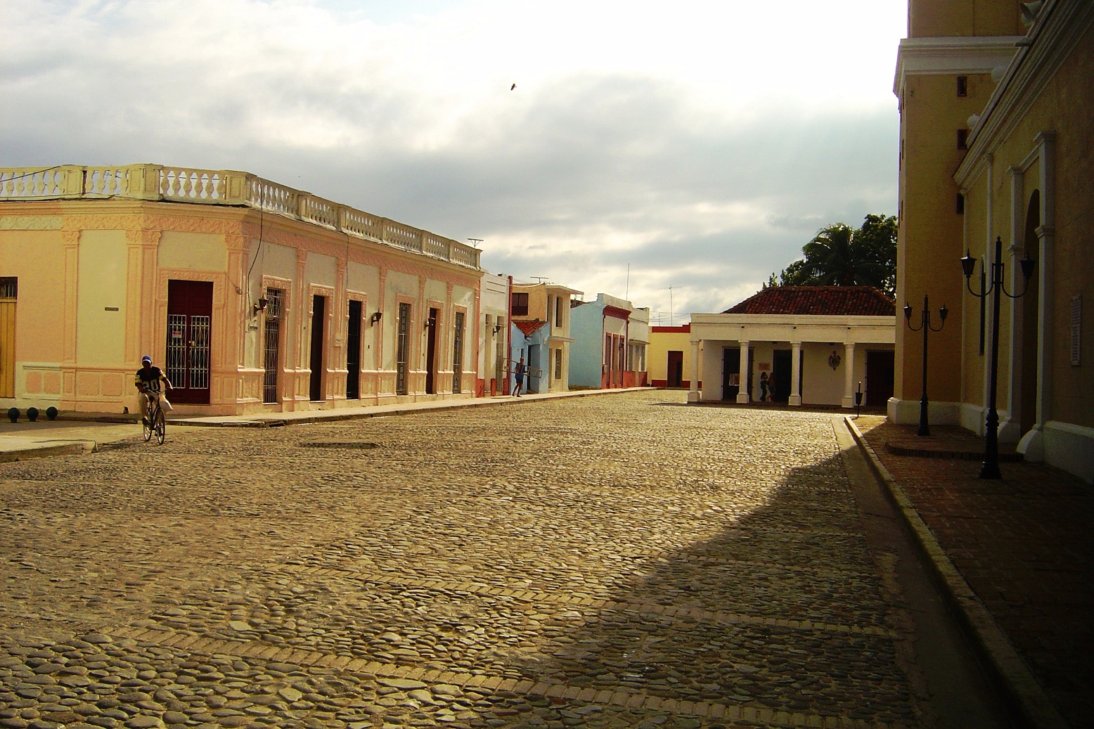 Bayamo, Cuba: PLAZA DEL HIMNO - Primicia Diario