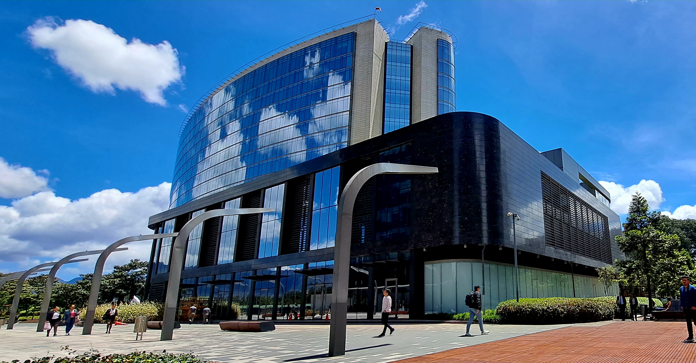 Construcción de modernos e inteligentes edificios: LA NUEVA BOGOTÁ ...